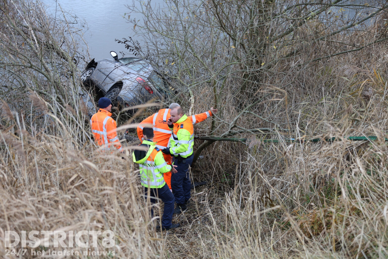 Automobilist rijdt van talud en belandt in sloot afrit A4 Schipluiden ...
