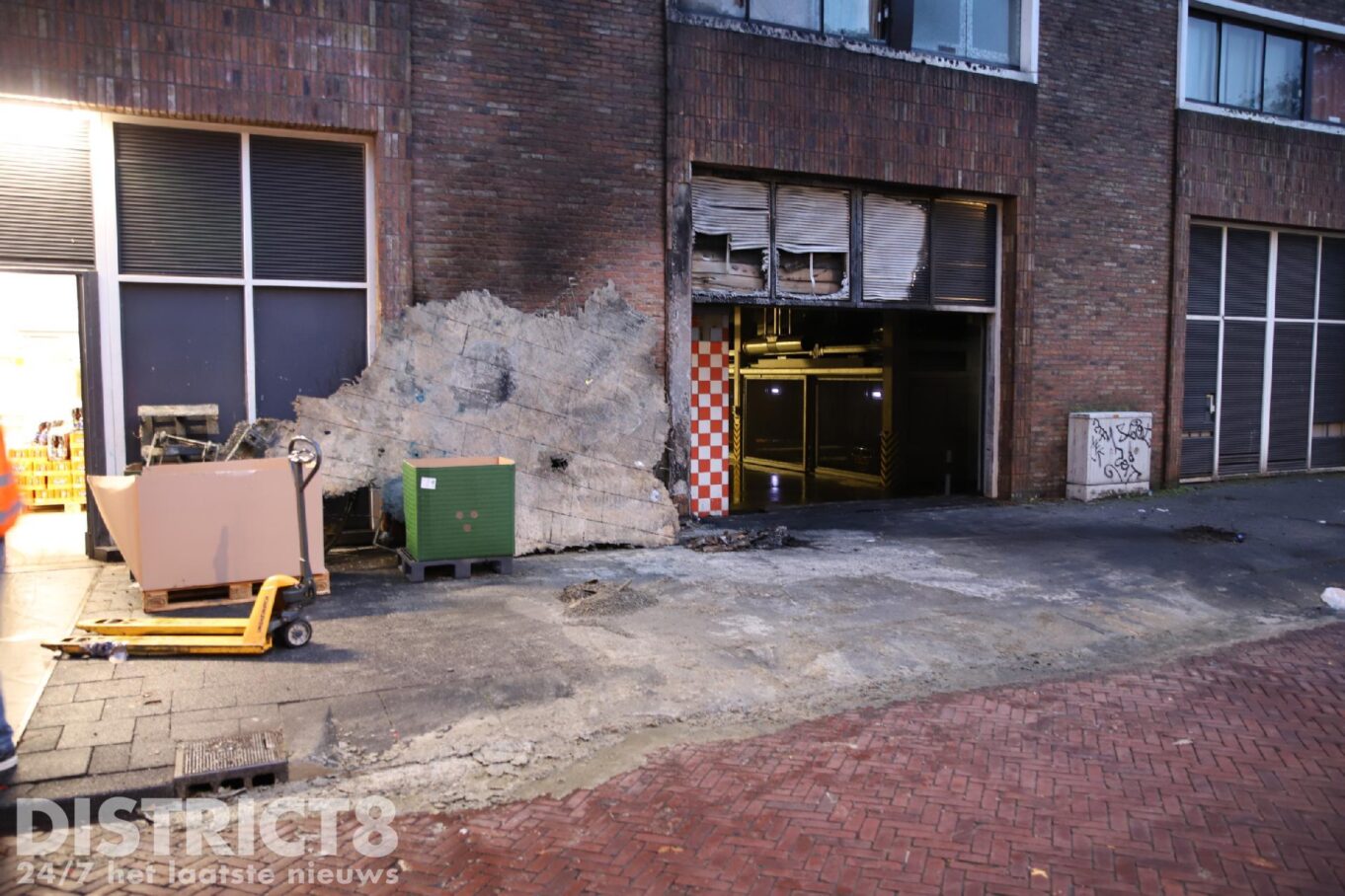 Brandstichting veroorzaakt flinke schade aan winkel en woningen ...