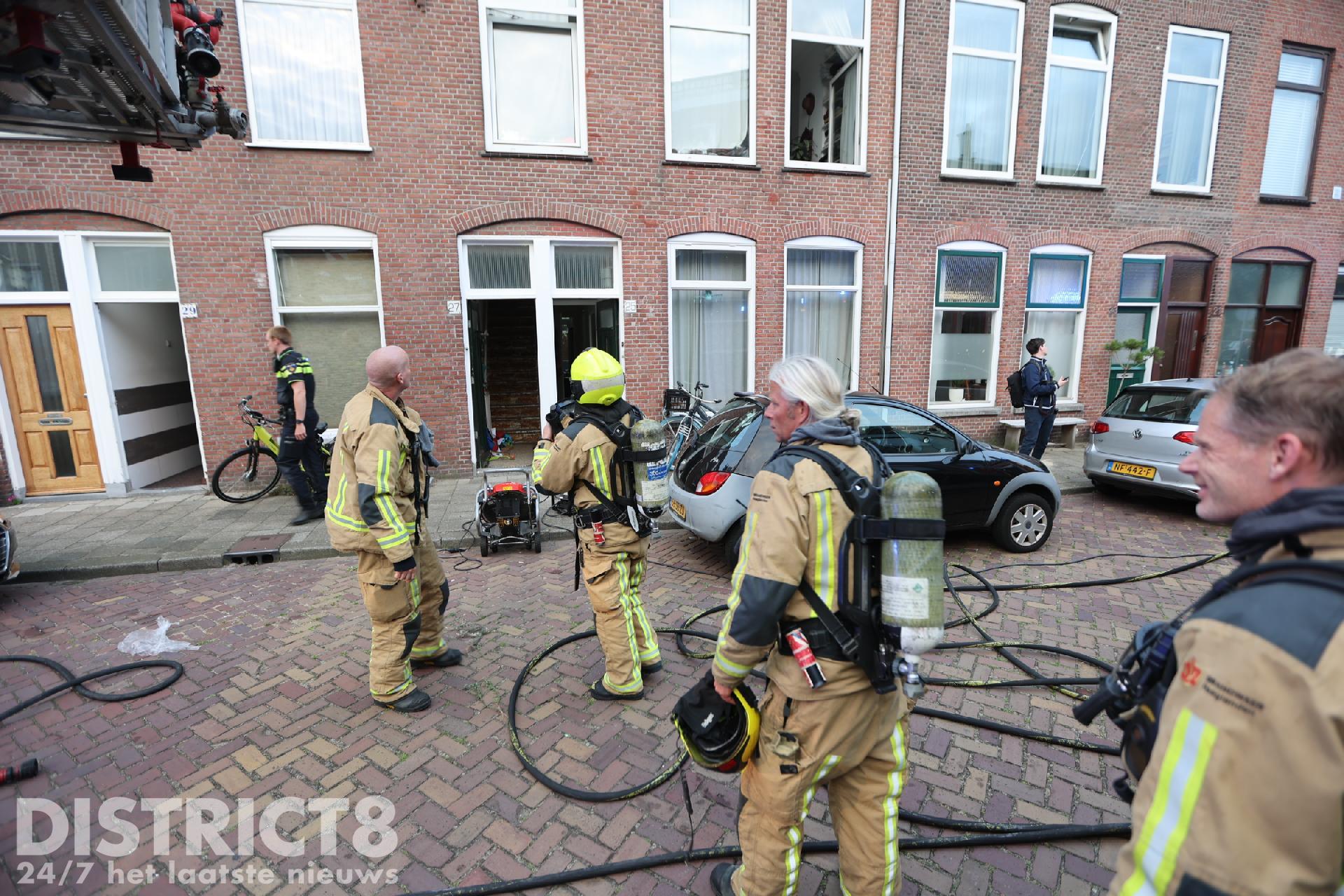 Meerdere dieren uit woning gehaald bij woningbrand Van Foreeststraat Den Haag - District8.net
