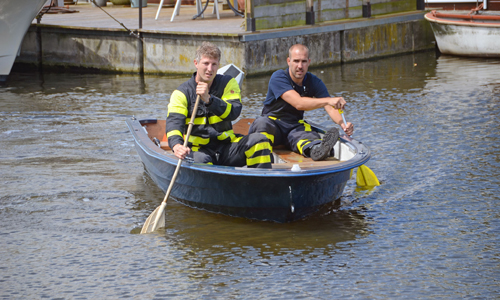 14 juli Brandweer rukt uit voor gewonde meeuw Veenendaalkade Den Haag ... 14 juli Brandweer rukt uit voor gewonde meeuw Veenendaalkade Den Haag ...