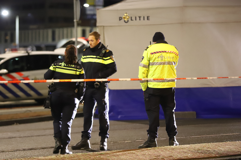 Man doodgestoken bij steekpartij Goudriaankade / Rijswijkseweg Den Haag ... Man doodgestoken bij steekpartij Goudriaankade / Rijswijkseweg Den Haag ...