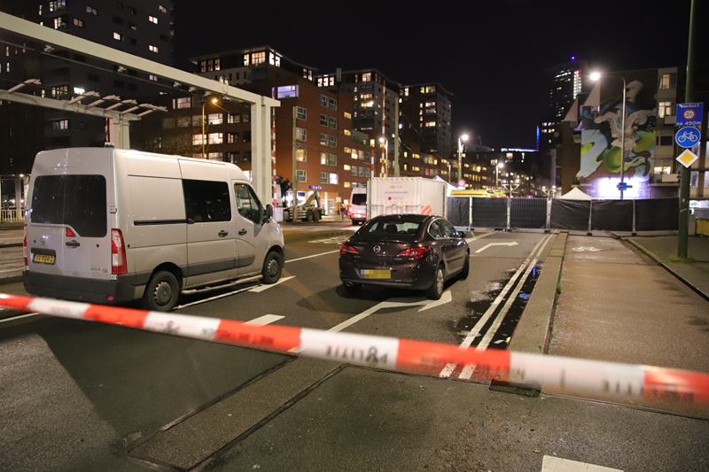 Man doodgestoken bij steekpartij Goudriaankade / Rijswijkseweg Den Haag ... Man doodgestoken bij steekpartij Goudriaankade / Rijswijkseweg Den Haag ...