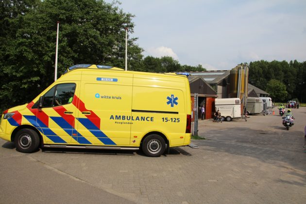 Hulpdiensten rukken uit voor incident op manege Lozerlaan Den Haag ... Hulpdiensten rukken uit voor incident op manege Lozerlaan Den Haag ...