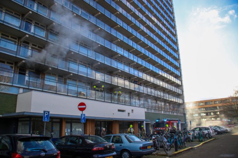 Dode bij brand in woning Zwaluwenlaan Vlaardingen - District8.net Dode bij brand in woning Zwaluwenlaan Vlaardingen - District8.net