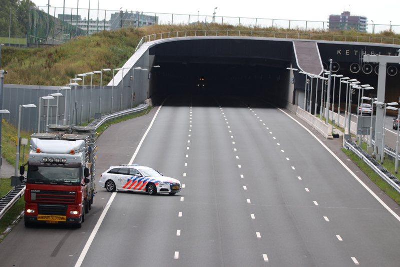 Ketheltunnel richting Delft afgesloten na incident A4 Ketheltunnel Schiedam / Vlaardingen ...