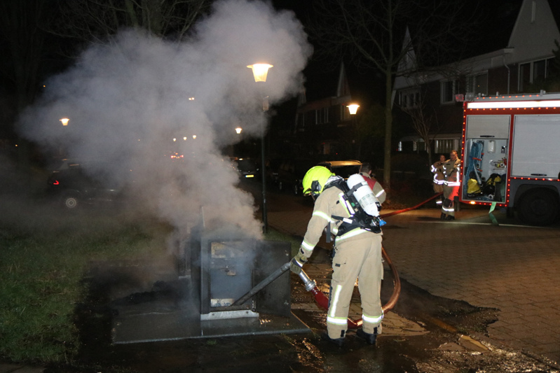Brandweer in Vlaardingen weer druk met buitenbranden Vlaardingen ... Brandweer in Vlaardingen weer druk met buitenbranden Vlaardingen ...