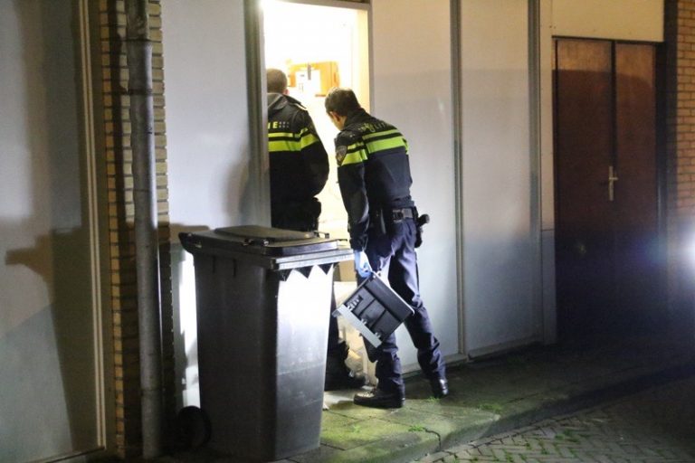 Politie maakt jacht op inbrekers Jan Barendselaan Poeldijk - District8.net Politie maakt jacht op inbrekers Jan Barendselaan Poeldijk - District8.net